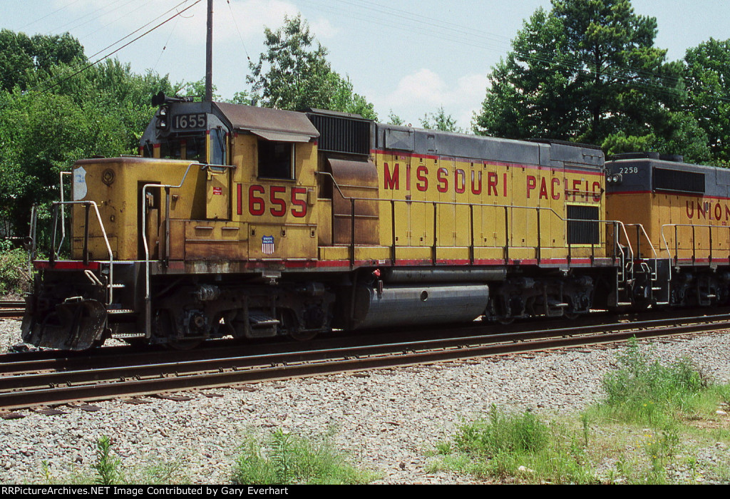 MP GP15-1 #1655 - Missouri Pacific